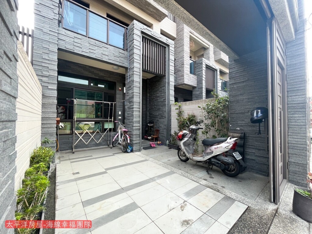 富宇明秀台中市沙鹿區正義路別墅明秀高質感臨路美別墅、獨門獨院車庫牌樓 間間陽台 房屋出售 樂屋網