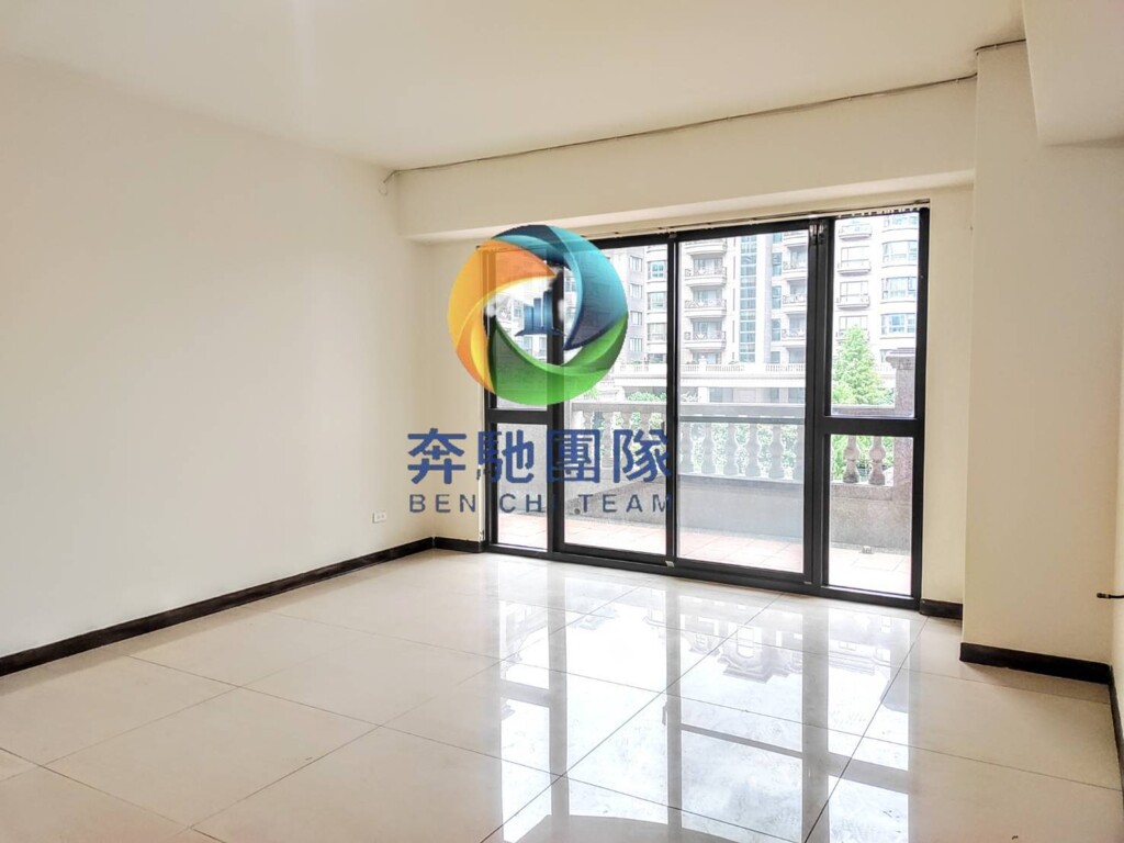 城市勳章桃園市大園區青峰路二段電梯大廈【奔馳】青埔城市勳章 大露臺大主臥 房屋出售 樂屋網