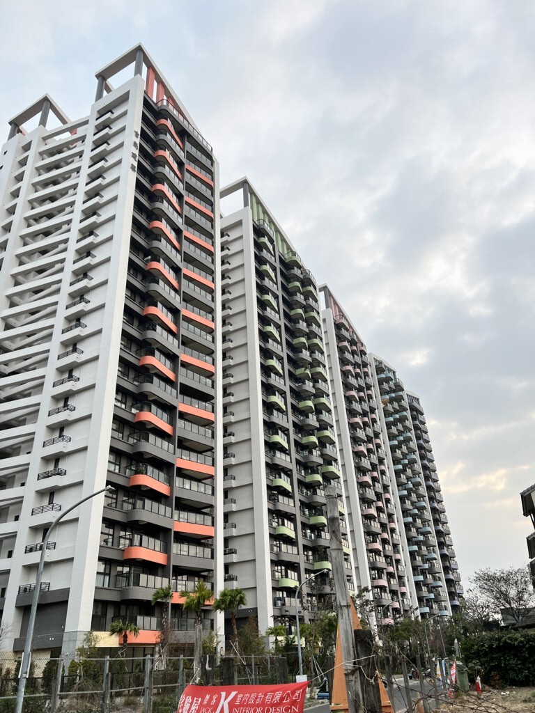 橋科水岸花園高雄市橋頭區新東一街電梯大廈橋頭新市鎮可隔三房電梯平車 住商親青 房屋出售 樂屋網