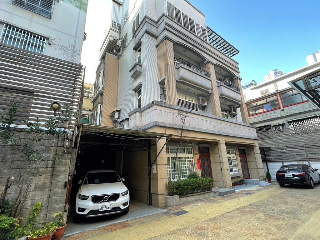 【曾宸房仲】永安e花園電梯雙車別墅 彰化縣彰化市永安e花園買房子、房屋出售 樂屋網