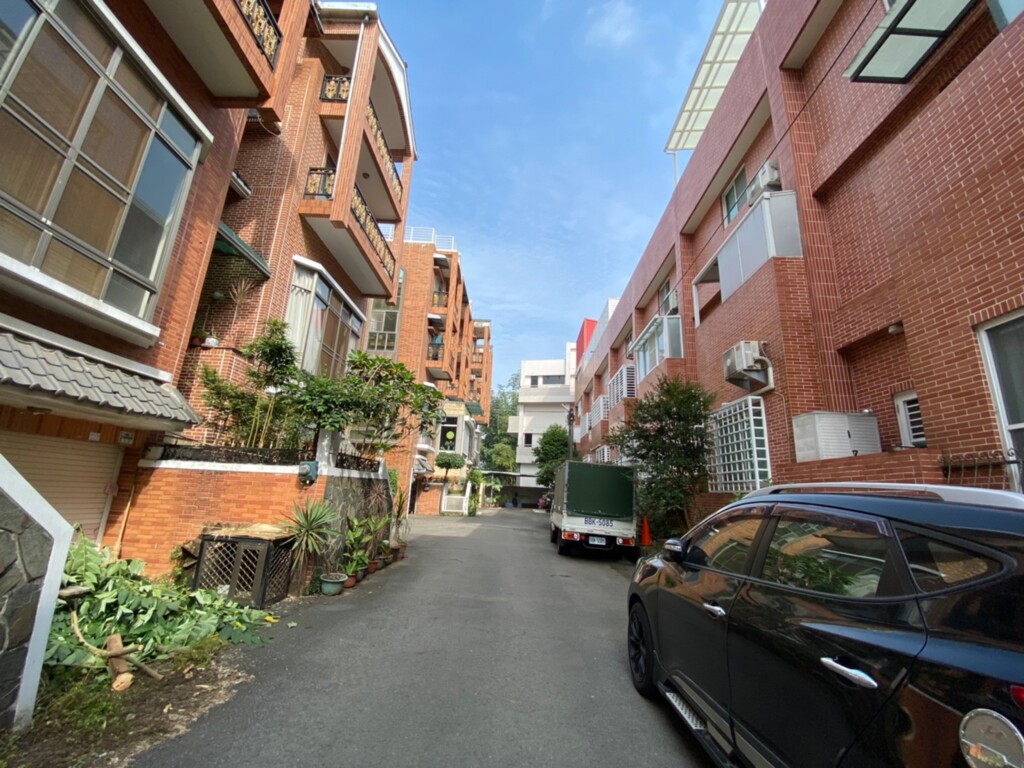 嘉義市東區大雅路一段別墅大雅路車庫別墅2 房屋出售 樂屋網