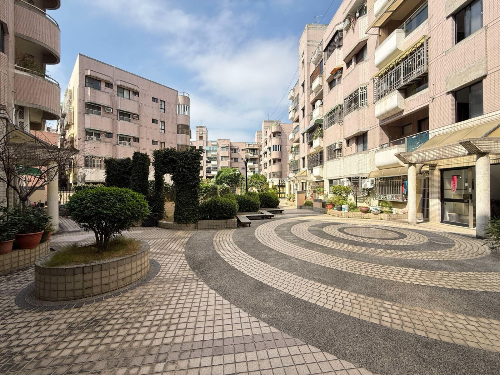 玉山商圈旁健身公寓，屋況漂亮採光好 嘉義市西區玉山名園買房子 樂屋網