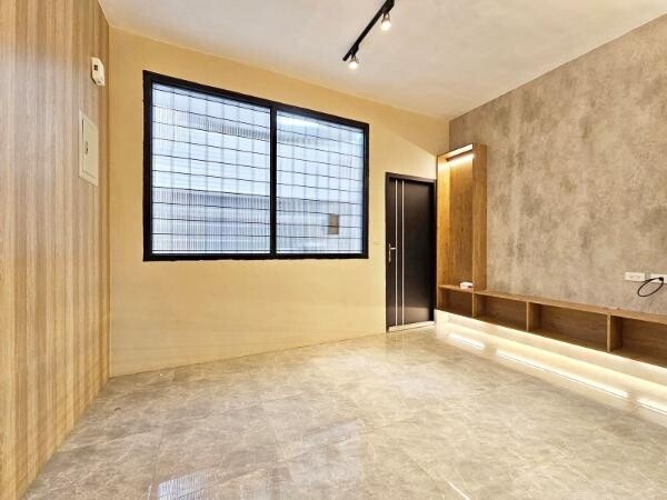 新竹市北區榮濱路透天厝9米大面寬 ️邊間整新孝親4房透天【姵榛獨家好房】 房屋出售 樂屋網