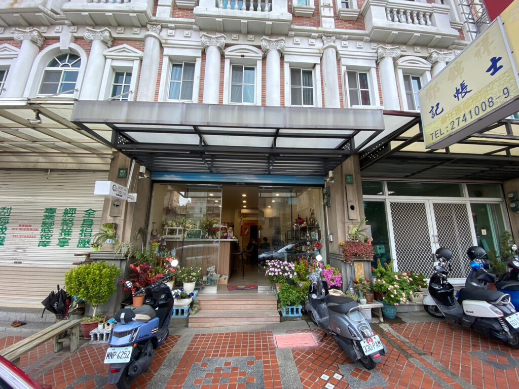 嘉義市東區大雅路二段透天厝嘉義東區大雅路電梯金店 房屋出售 樂屋網