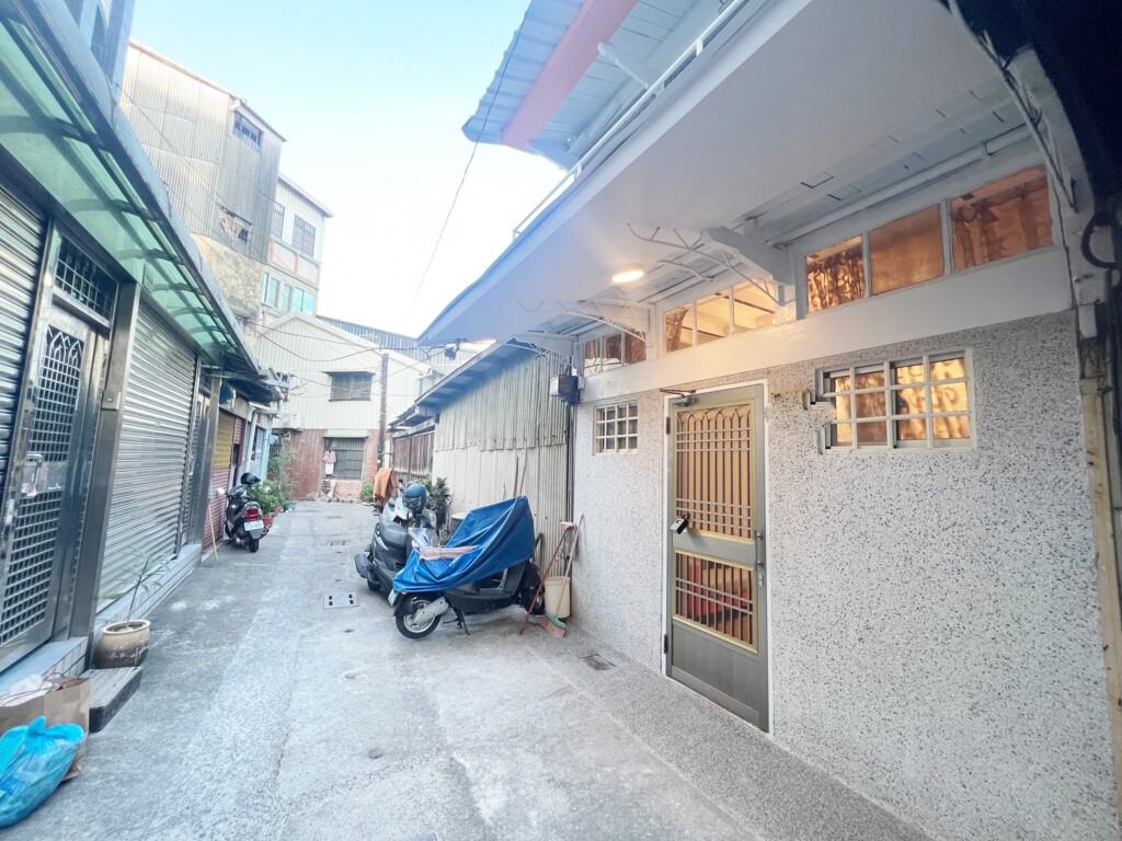 嘉義市西區長安街透天厝秀泰影城採光美透天有孝親房漂亮裝潢 房屋出售 樂屋網