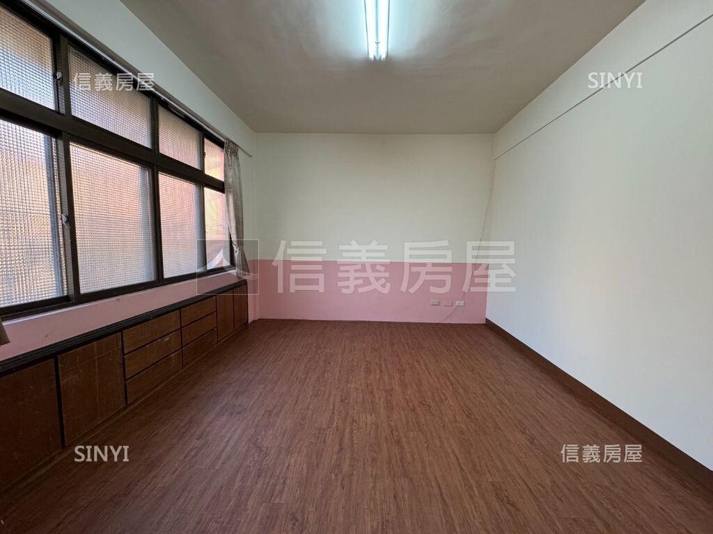 高雄市苓雅區自強三路透天厝近漢神百貨兩房兩衛3樓 房屋出租 樂屋網