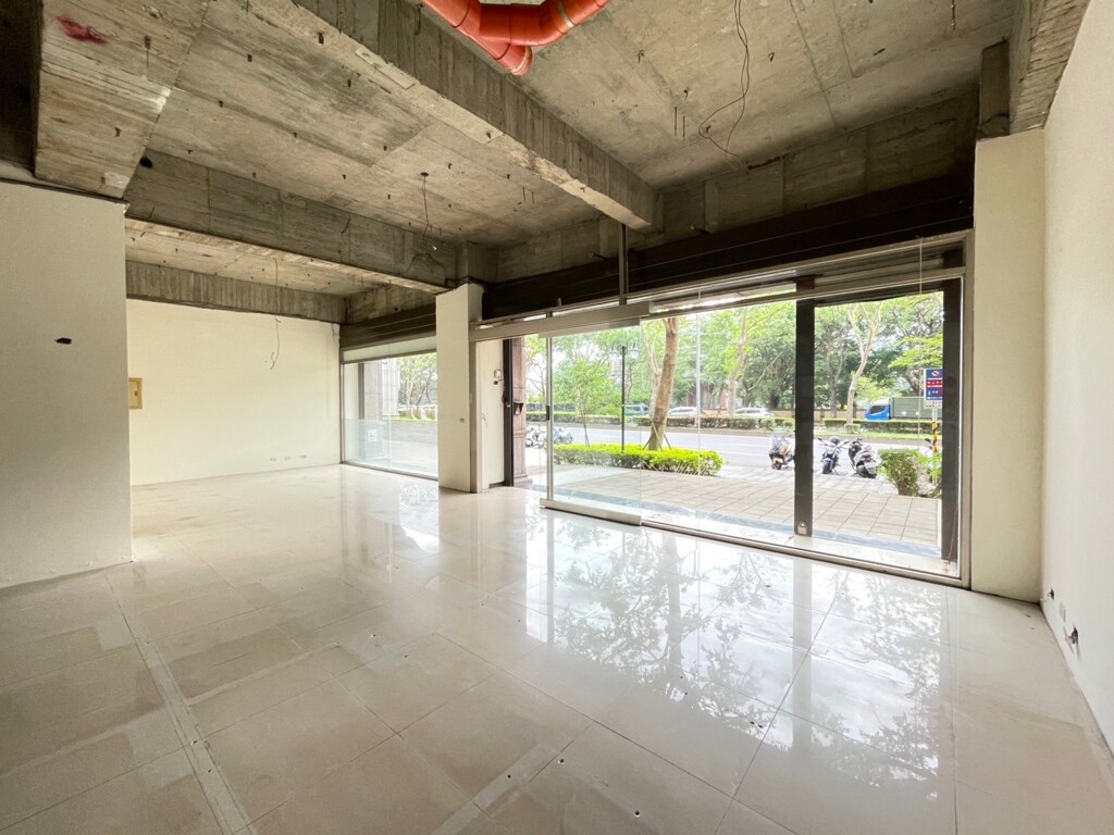 夏卡爾新北市樹林區佳園路三段電梯大廈北大臨路雙面寬店面 房屋出租 樂屋網