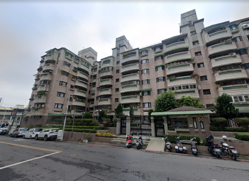 蘭潭新境麗園嘉義市東區文雅街電梯大廈低於市價，優質社區一樓，孝親三房住家 房屋出售 樂屋網