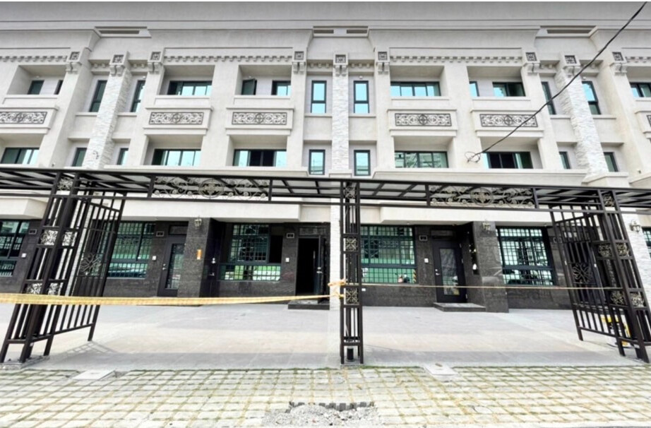 皇家美墅no12高雄市仁武區永田街別墅八卦國小商圈~~大地坪 全新雙車墅 房屋出售 樂屋網