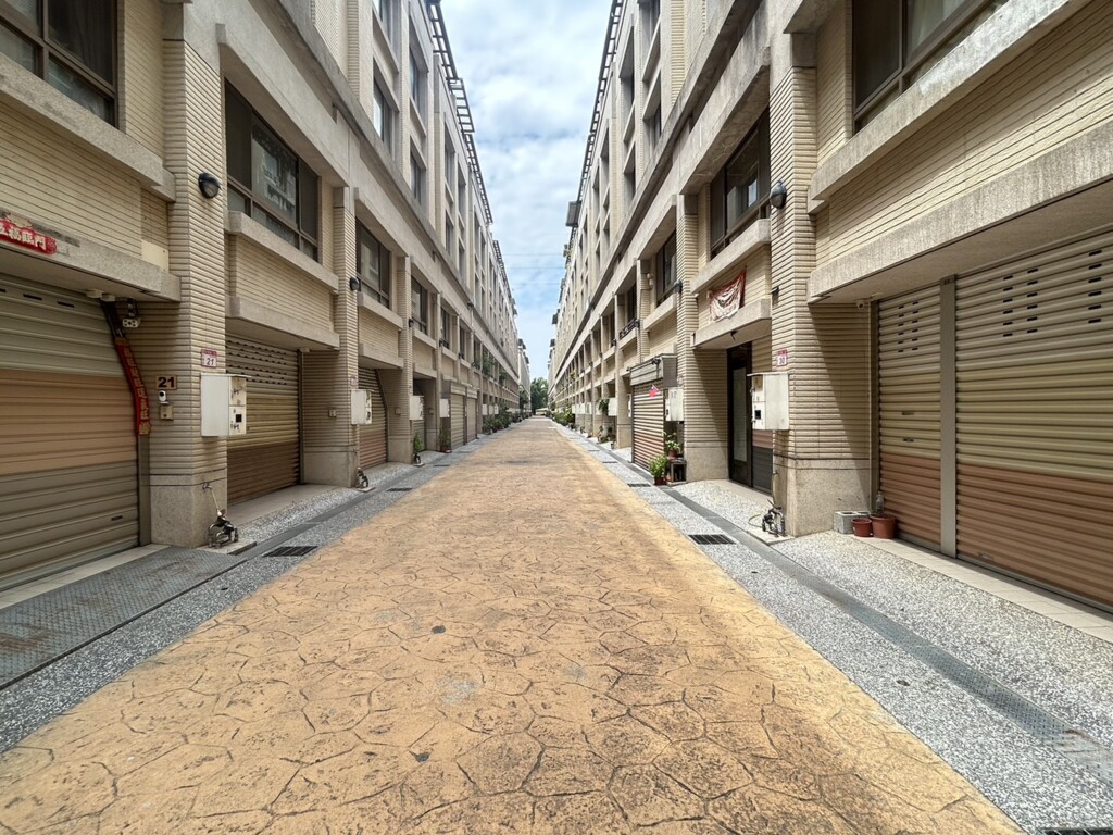 湯城世紀領袖桃園市中壢區中華路一段透天厝晨光搶破頭湯城孝親透天 房屋出售 樂屋網