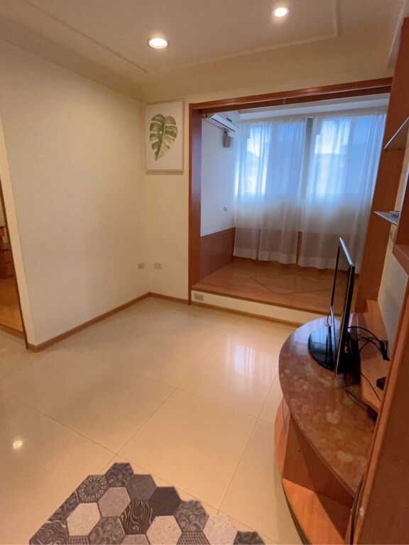 亞洲大廈台北市大安區仁愛路四段電梯大廈屋主自租整層住家!忠孝敦化站、仁愛圓環 房屋出租 樂屋網