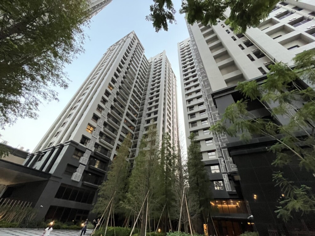 太子城大樓區高雄市楠梓區楠梓路電梯大廈太子城高樓無敵景觀全新漂亮採光四房平車 房屋出售 樂屋網