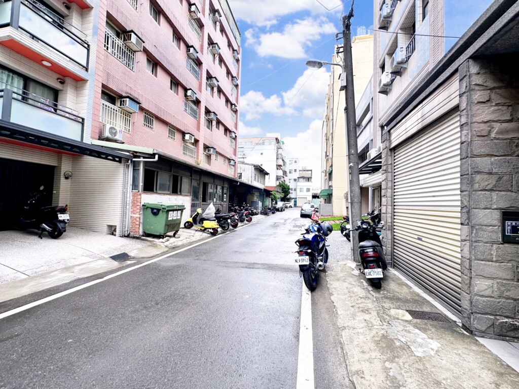新竹縣湖口鄉蘭州四街透天厝超稀有前院停車四房絕美透天 房屋出售 樂屋網
