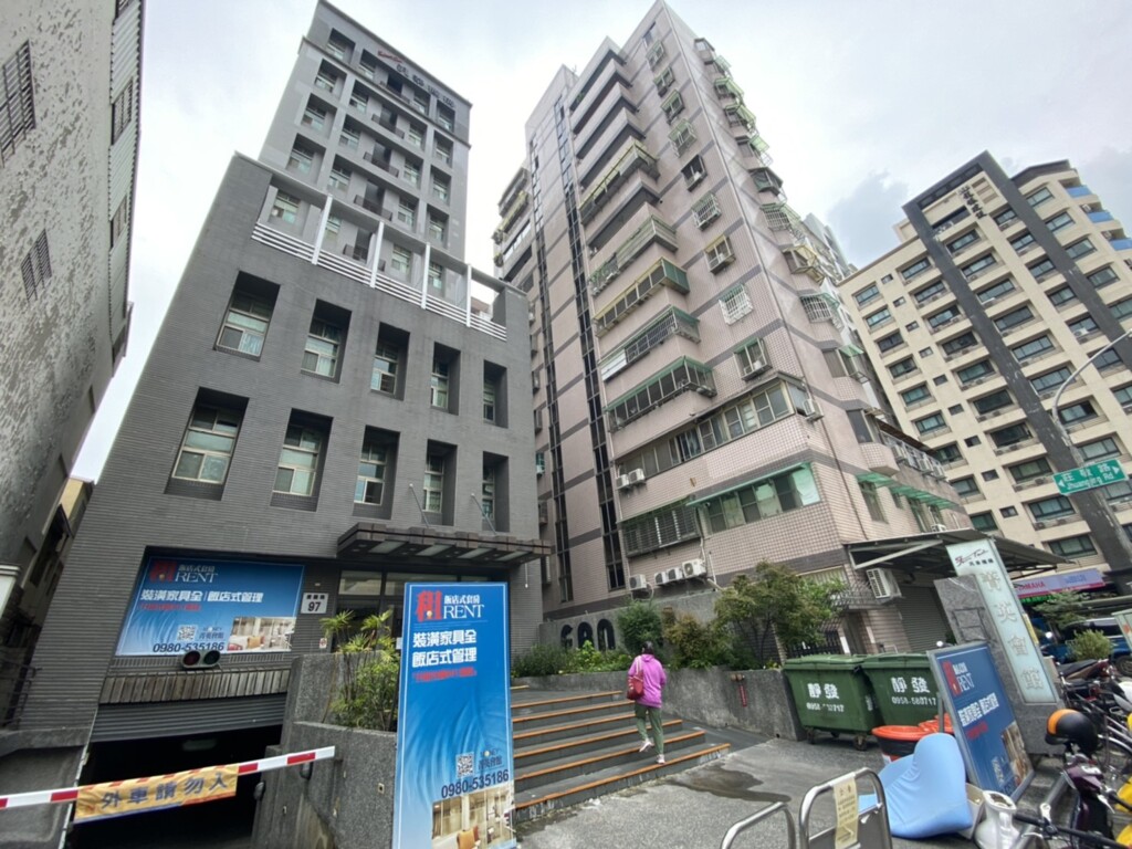 菁英會館雄一館高雄市三民區愛國路套房★鼎山家樂福菁英會館★收租套房 房屋出售 樂屋網