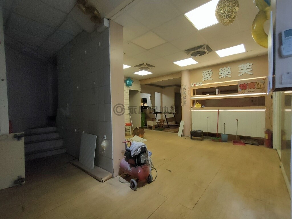 桃園市龜山區永和街透天厝新路國小旁鄰近,萬壽路透店 稀有大面寬釋出 房屋出售 樂屋網