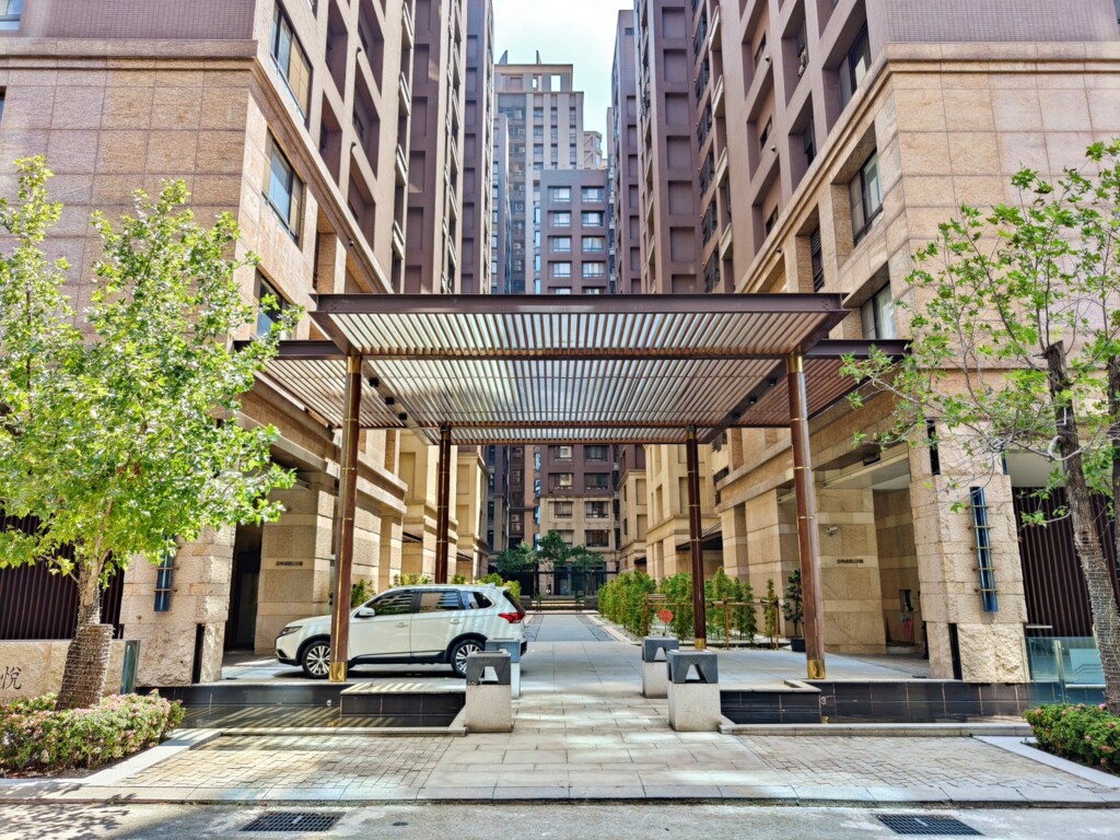 鄉林君悅鄉林夏都台中市西區忠明南路電梯大廈勤美商圈 鄉林君悅 三房b1雙平車 房屋出售 樂屋網