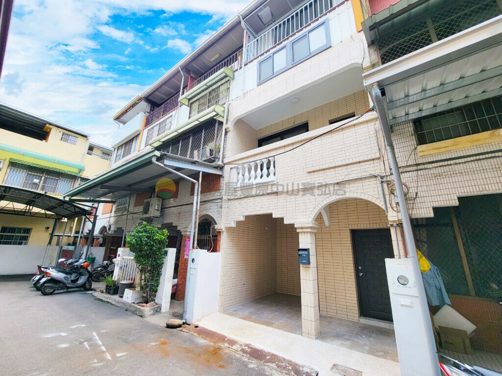 台中市豐原區成功路透天厝成功家樂福靜巷孝親車庫透天 房屋出售 樂屋網