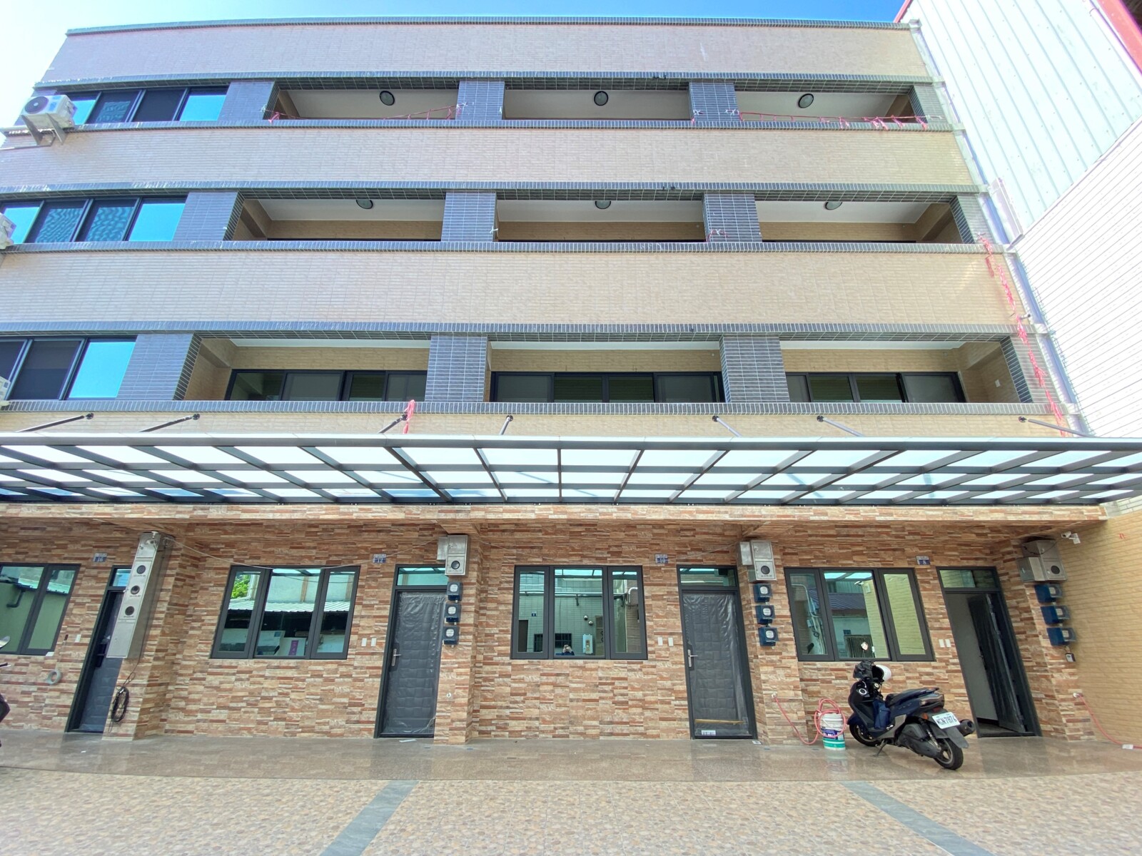 台中市太平區中山路一段透天厝勤益科大｜全新未住7套房｜自住收租透套 房屋出售 樂屋網