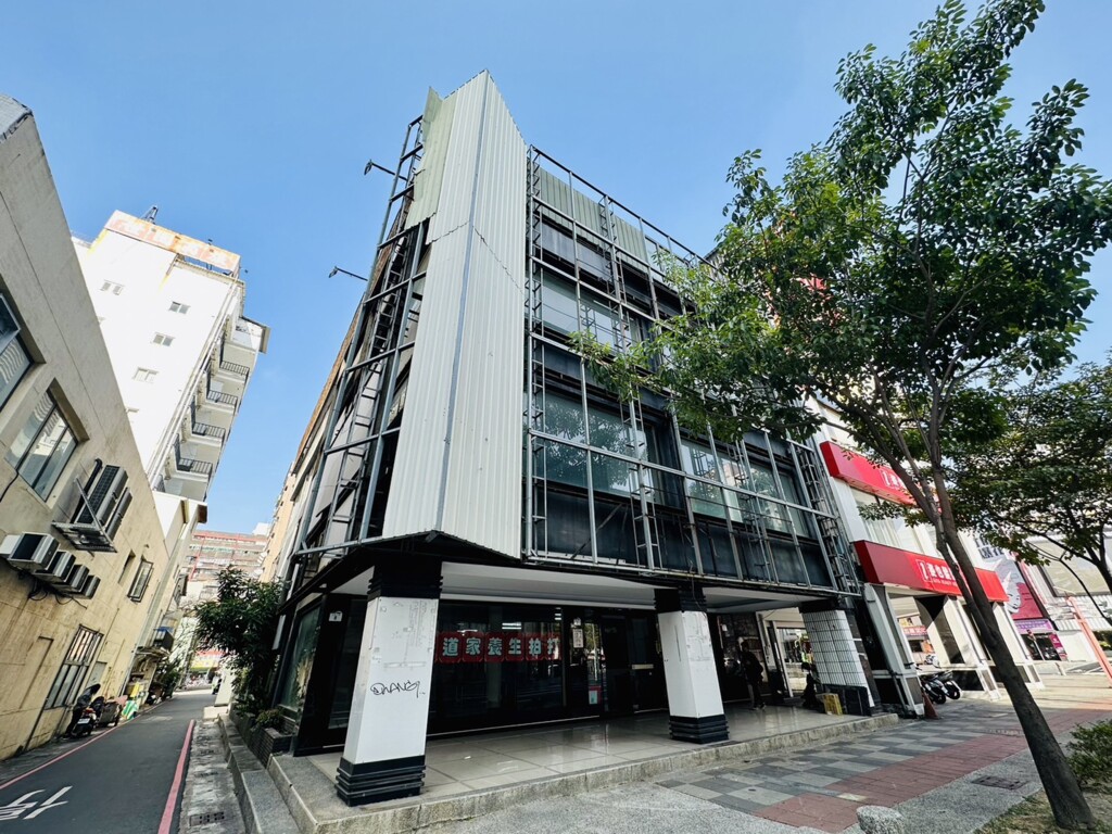 高雄市新興區七賢二路透天厝市中心黃金地段13米超大面寬大店面 房屋出售 樂屋網