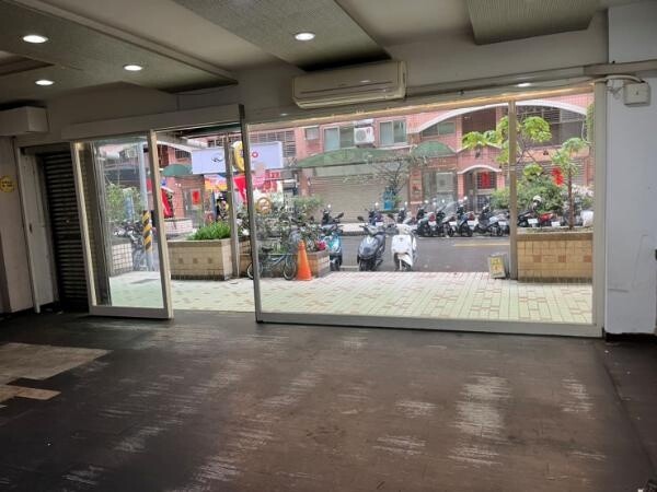 大逸中埔一街華廈桃園市桃園區中埔一街電梯大廈 藝文特區大面寬1—2樓店住、適文武百業、機能佳 房屋出租 樂屋網