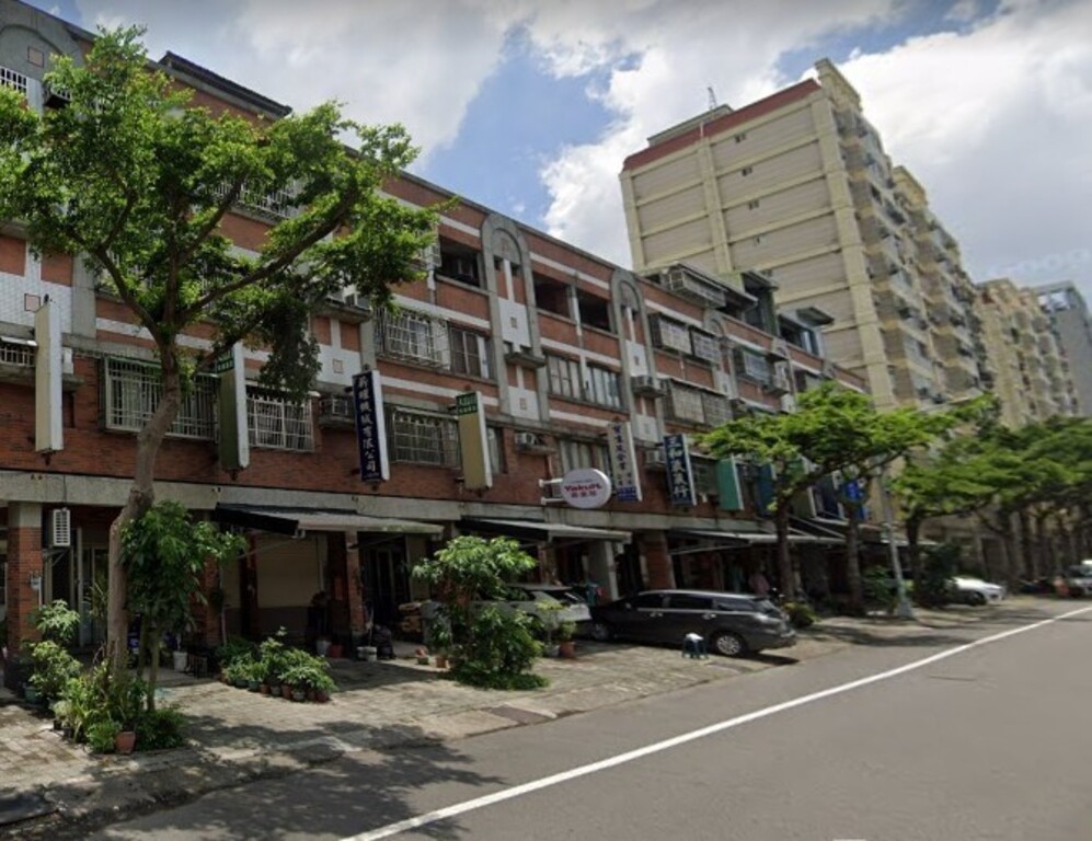 台中市烏日區環河北路別墅黃金住店 整棟4樓 五房平車 營登 家具可談 房屋出租 樂屋網