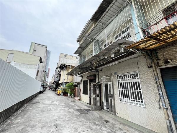 高雄市三民區察哈爾一街透天厝驛商圈三民公園屋況美鬧中取靜透天 房屋出租 樂屋網