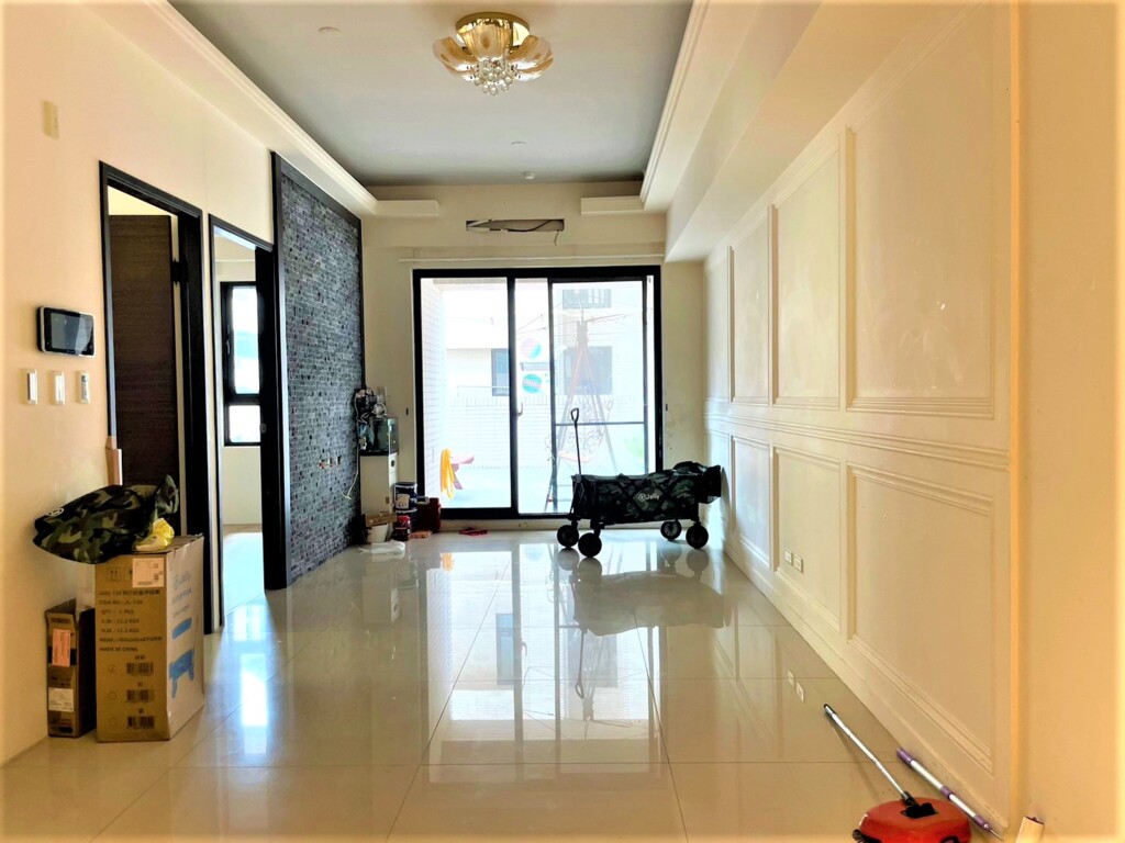 富宇高鐵棧君天下樂在my House新竹縣竹北市東興路一段電梯大廈竺家蓁愛~高鐵君天下大露臺兩房平面大車位 房屋出售 樂屋網