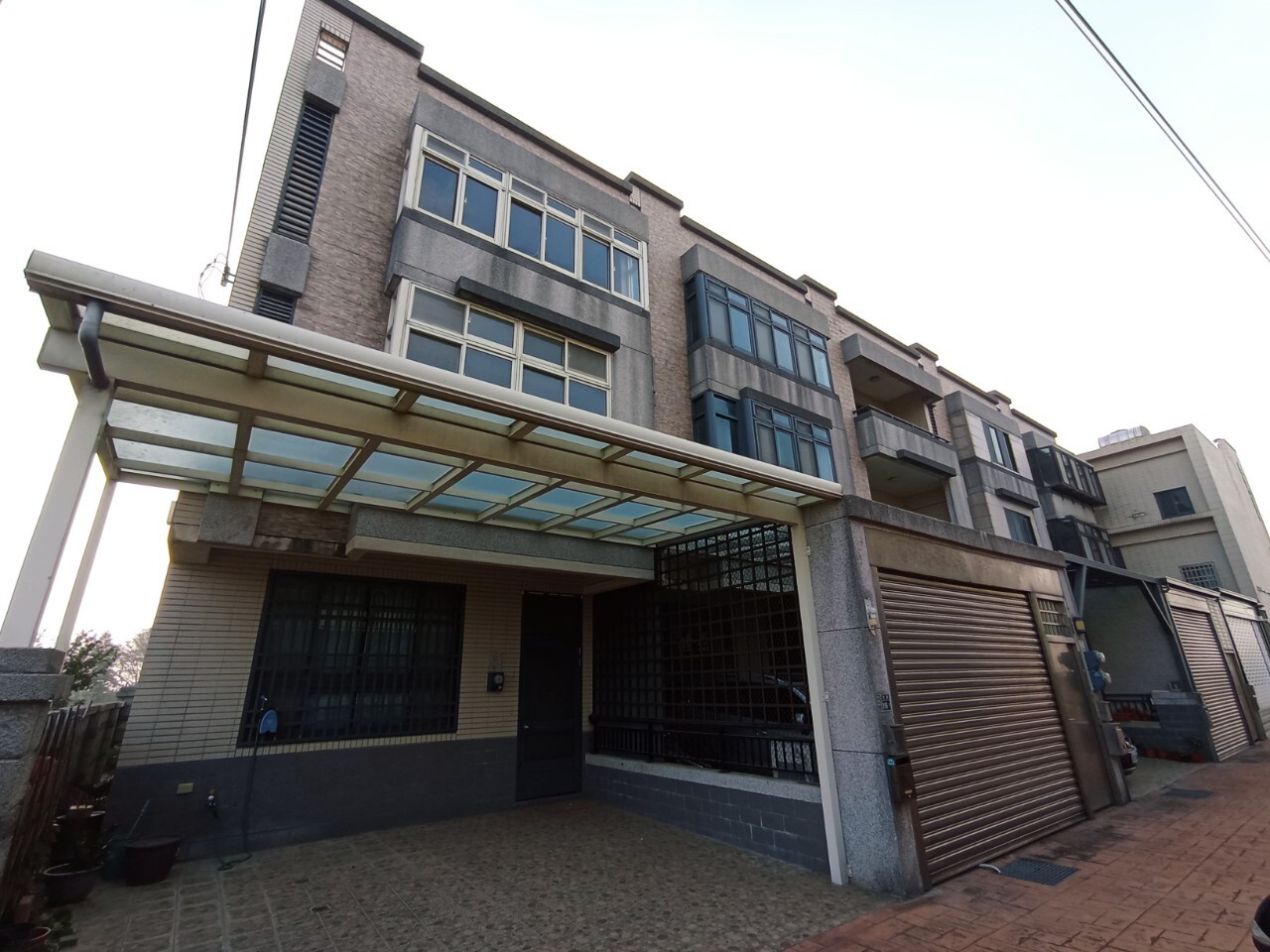 新竹縣新豐鄉崁頭別墅新豐超美雙車別墅 房屋出售 樂屋網