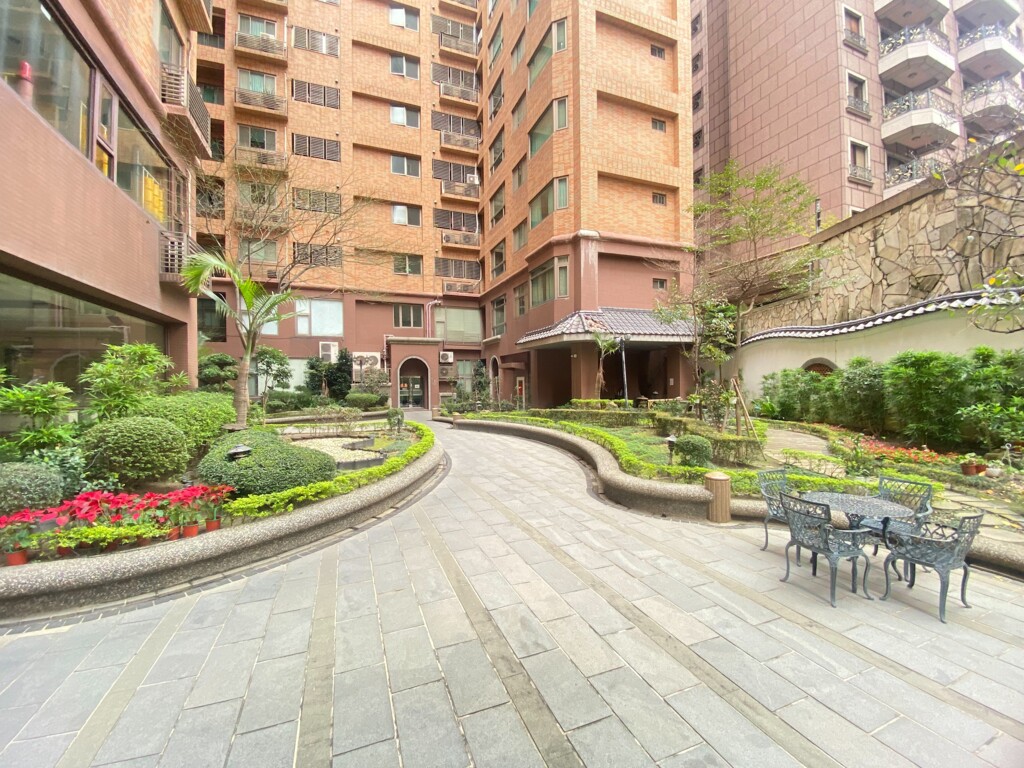 竹城和賞桃園市桃園區莊一街電梯大廈藝文捷運交流道竹城和賞4房平面車位 房屋出售 樂屋網