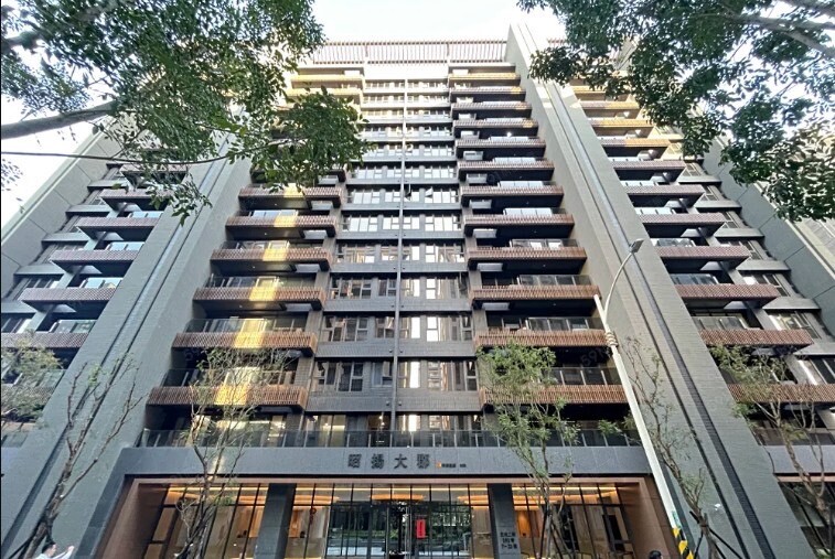 昭揚大郡桃園市桃園區正光二街電梯大廈【奔馳】獨家販售 昭揚大郡 高樓景觀戶 房屋出售 樂屋網
