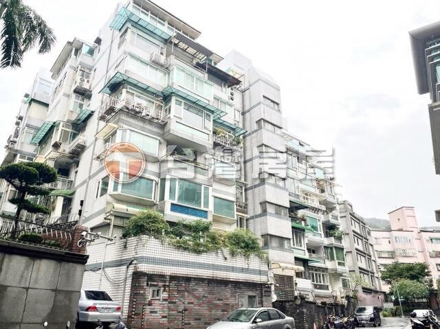 石牌國中學區 邊間電梯四房 有抽籤車位 台北市北投區天母麗景買房子、房屋出售 樂屋網