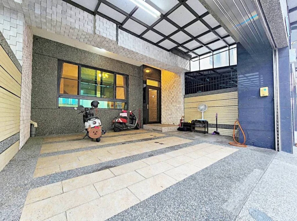 屏東縣內埔鄉學人路透天厝榮耀恩典 內埔6年屋雙車庫別墅 房屋出售 樂屋網