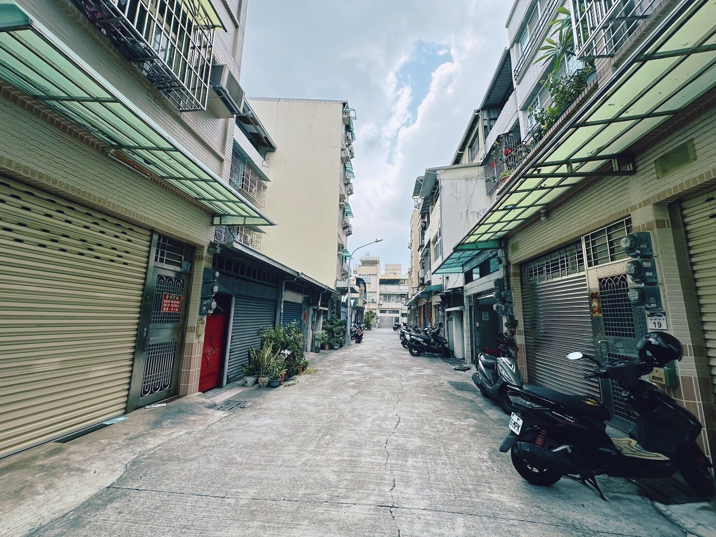 建工商圈立志中學邊間靜巷5房透天 門前可停車 高雄市三民區買房子、房屋出售 樂屋網